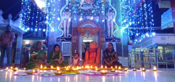 Top Holy Religious Places In Lucknow - List of Famous Temples Places of ...